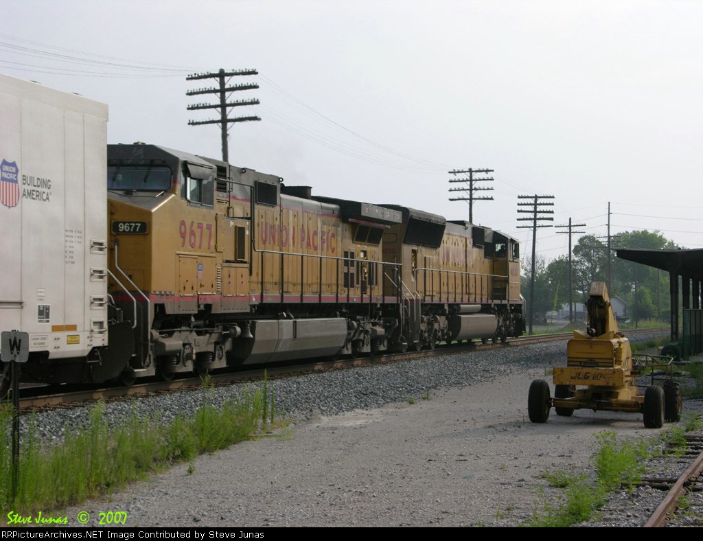 UP 4850,9677 Q680 heads north